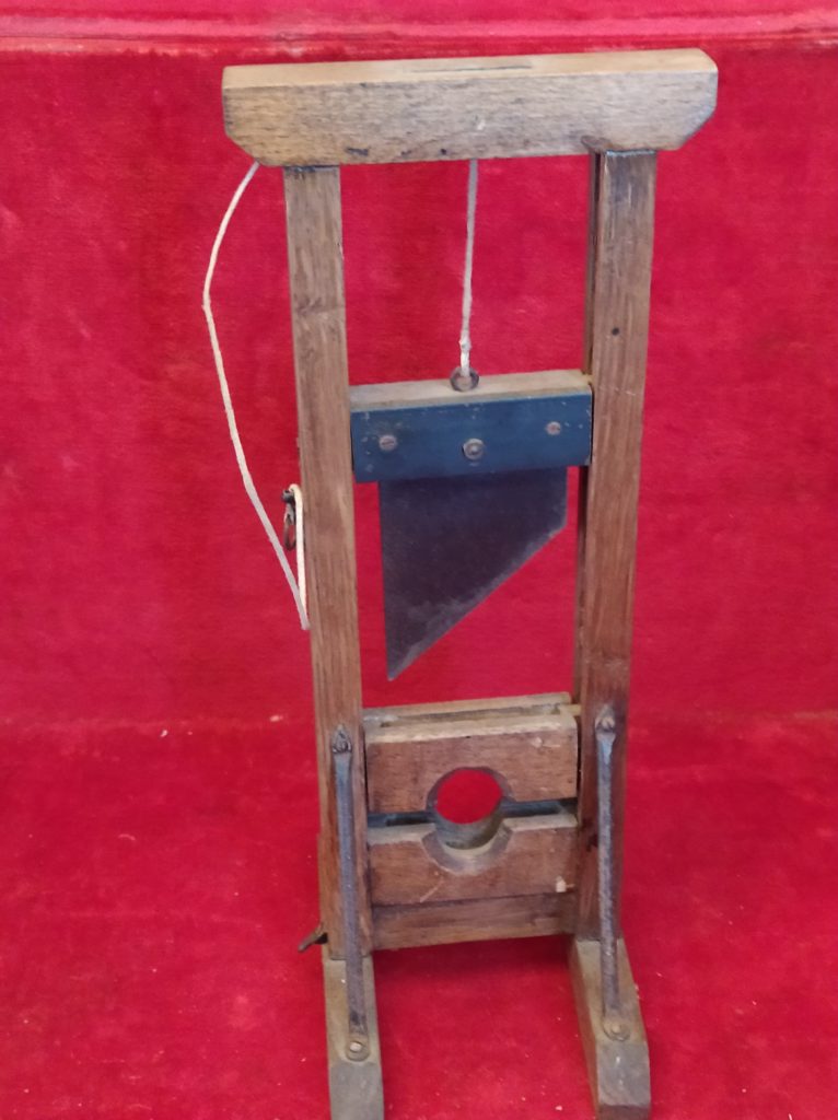 Mini-guillotine coupe cigare - Fanelli curiosités - objets d'art haute ...
