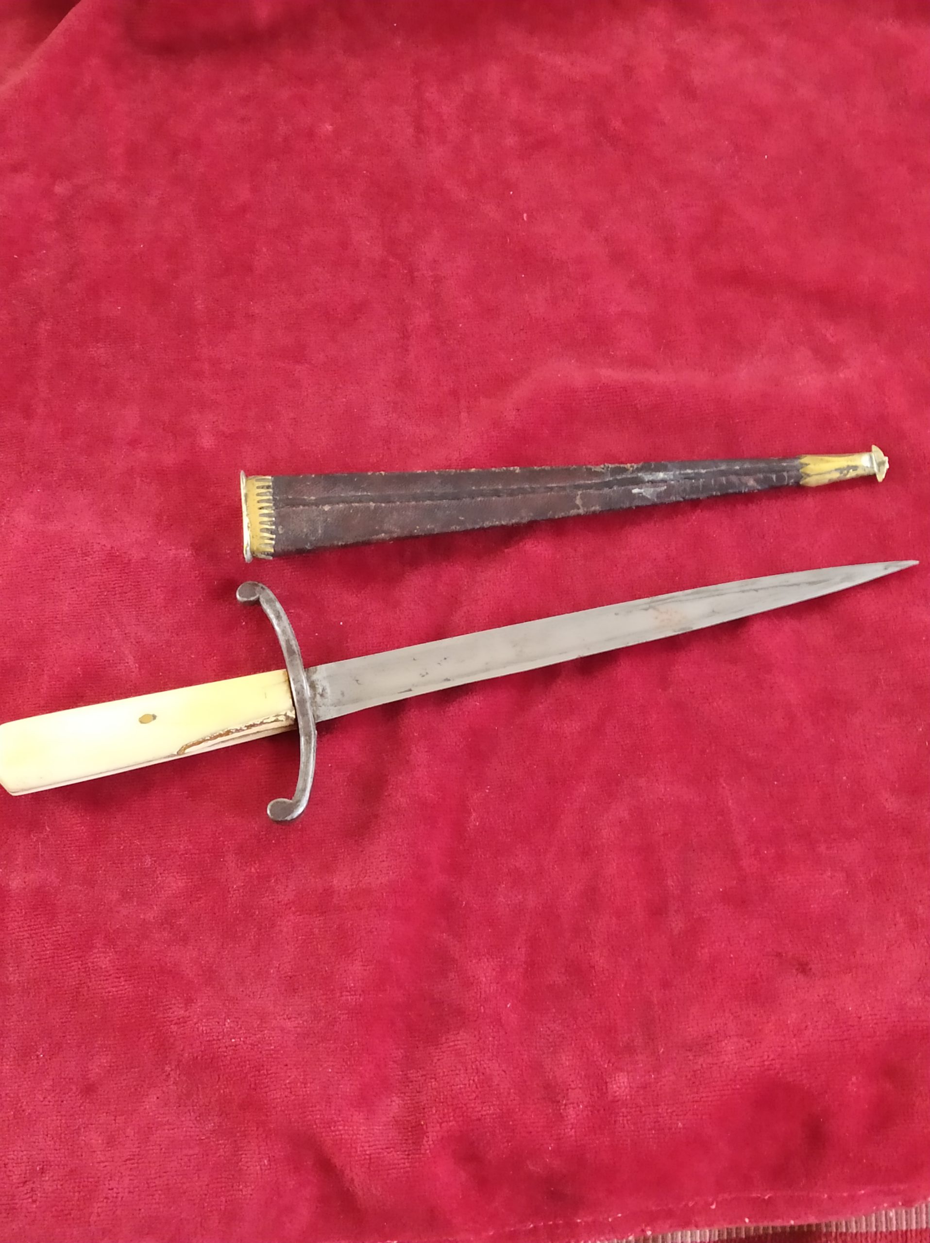 Dague 18ème siècle avec son fourreau d'origine